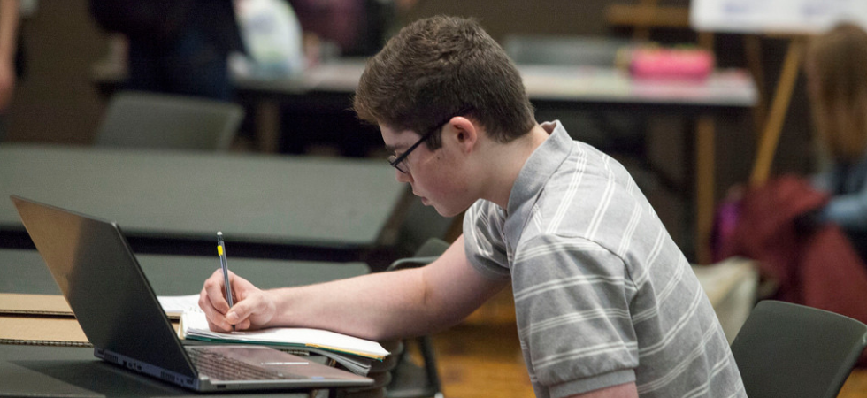 A Student’s Guide to Balancing Working and Writing | JLV College Counseling