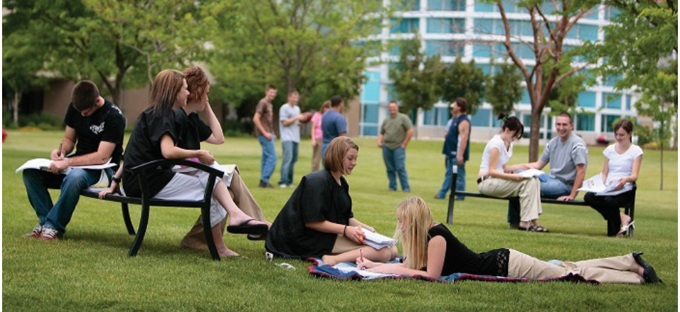 How to Adapt to College Life as a Freshman | JLV College Counseling